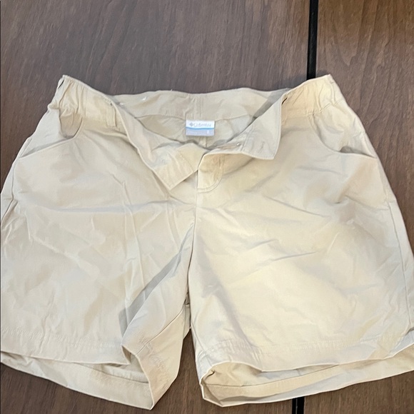 Columbia | Shorts | Columbia Womens Light Tan Cargo Shorts | Poshmark